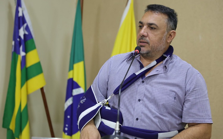 "Minha pré-candidatura está mantida", declara André Fortaleza