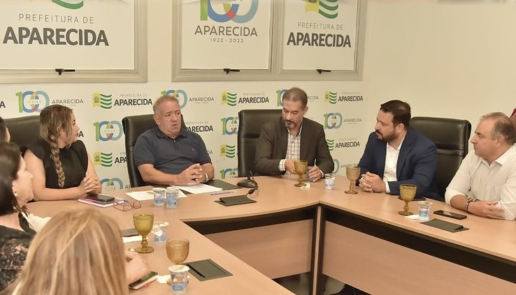 Prefeito Vilmar cobra foco e apoio do secretariado para 2024 – GOIÁS365